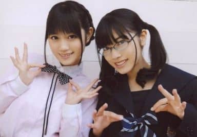 YuiKaori / Yui Ogura / Kaori Ishihara / Horizontal / Both Hands Ribbon ...