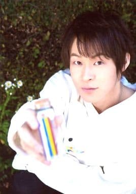 Yuki Fujiwara / Bust Up / White Costume / Right Hand Bottle / Right ...