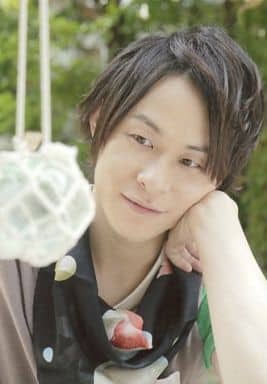 Official photo (male) / actor Yuki Fujiwara (conductor) / Bust Up ...