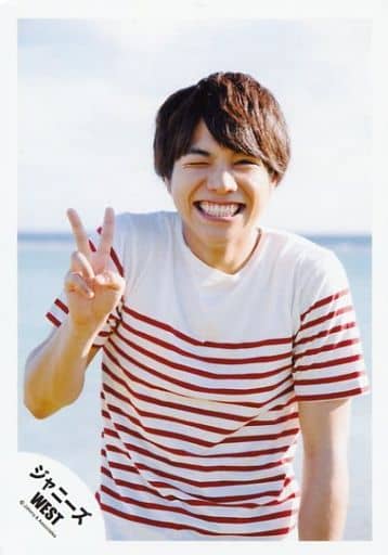 Official photo (Johnnys) / idol / Johnny's West Johnny's West / Daiki Shigeoka / Upper body ...