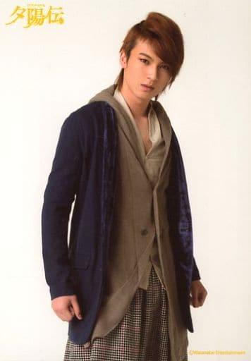 Official photo (male) / actor D2 / Atsushi Arai (Izumo City) / Above the Knee / Costume Gray ...