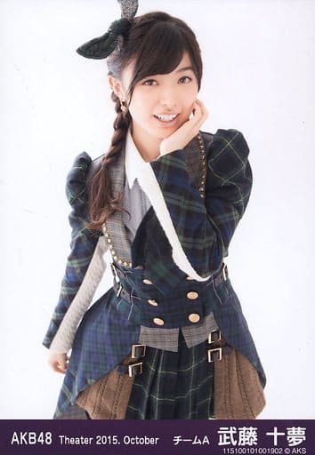 Official photo (AKB48, SKE48) / idol / AKB48 Tomu Muto / Kneecap / Left Hand Cheek / Theater ...