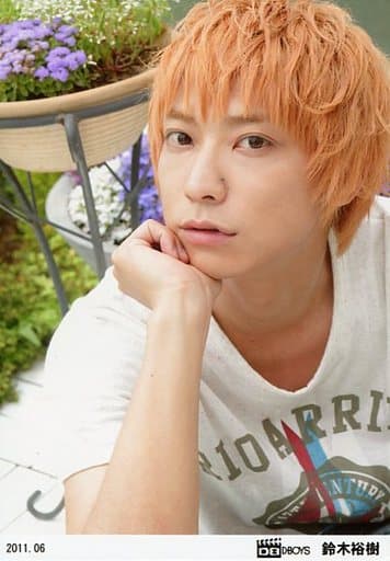 D-BOYS / Hiroki Suzuki / Bust Up / Costume White / Right Hand Chin / Left Side / Plant /' 2011. ...