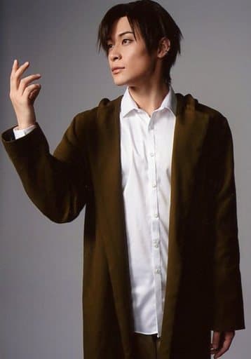 Yuki Fujiwara (Zhu Bajie) / Above the knee / Brown costume. White ...