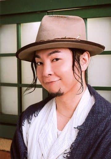 Official photo (male) / Voice actor Makoto Yasumura / Bust Up / Body ...