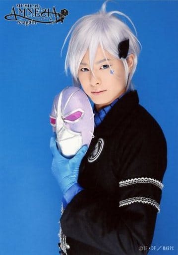 Official photo (male) / actor Ryo Hatakeyama (Ikki) / Upper Body / Costume Black Blue / Left ...