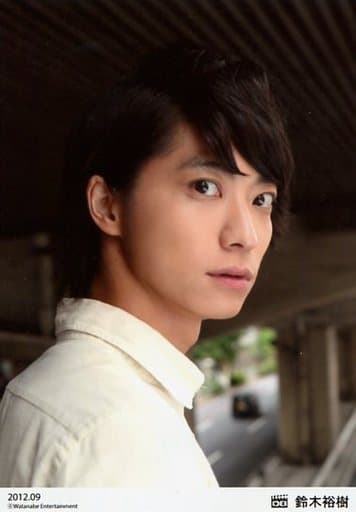 D-BOYS / Hiroki Suzuki / Bust Up / Costume White / Facing right / Facing back /' 2012.09 ...