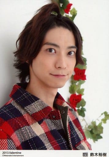 Official photo (male) / actor D-BOYS / Hiroki Suzuki / Bust Up, Costume Red, Black, White, Check ...