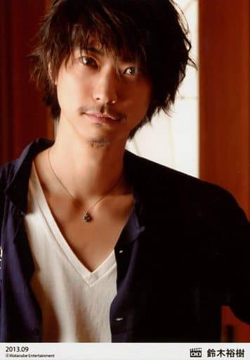 D-BOYS / Hiroki Suzuki / Bust Up / Costume Black / White / Mouth Closed / Background Brown ...