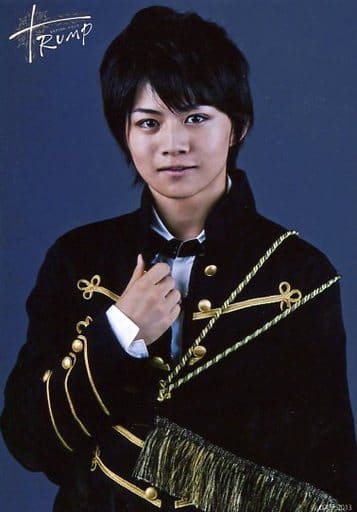 Official photo (male) / actor D2 / Yukito Nishii (Sophie Anderson) / Upper-body, Costume : Black ...