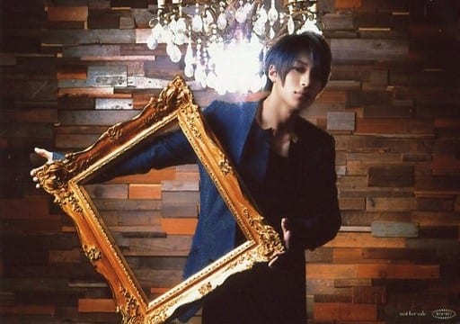 Official photo (Male) / Singer / Actor Yuya Matsushita / Horizontal, Upper body, Costume Black ...