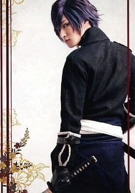 Ryo Matsuda (Saito Hajime) / Above the knees / Black costume / Back facing / Left hand sword ...