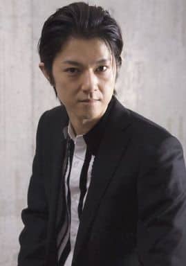 Official photo (male) / actor Masaya Matsukaze / Upper Body / Costume Black / White / Body Left ...
