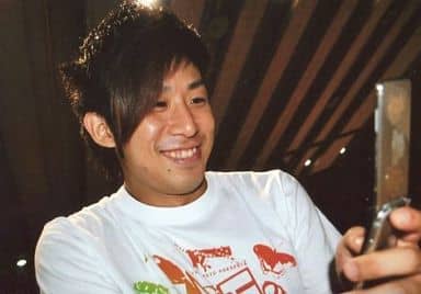 Official photo (Male) / owarai tarento チーモンチョーチュウ / Kosuke Kikuchi / Horizontal, Bust Up, Left ...