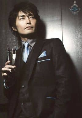 Official photo (male) / actor Ken Yasuda / Upper Body / Costume Black ...