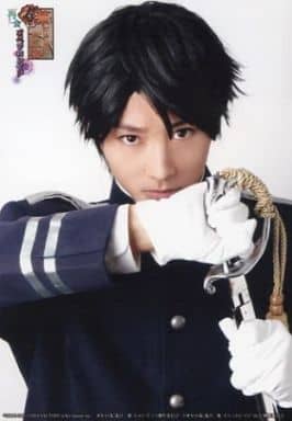 Hiroki Ino (Miyano Toushin) / Bust-up / Black costume / Right hand sword / Character Actor shot ...