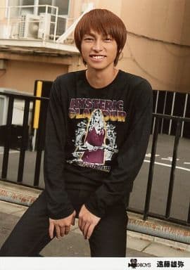 Official photo (male) / actor D-BOYS / Yuya Endo / Kneecap / Costume ...