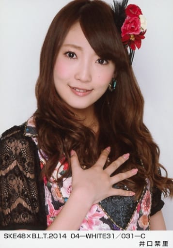Official photo (AKB48, SKE48) / idol / SKE48 栞里 Iguchi / SKE48 x B. L. T. 2014 04-WHITE31/031-C ...