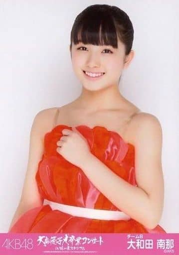 Official photo (AKB48, SKE48) / idol / AKB48 Nana Owada / upper body ...