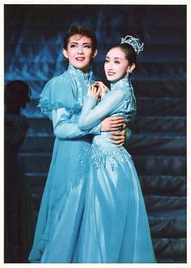 Official photo (female) / actress Asato Shizuki / Mari Hanafusa / Live ...