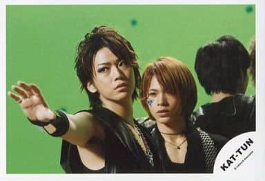 KAT TUN / Tatsuya Ueda / Kazuya Kamenashi / Horizontal, Bust up, Costume black, Eye-point left ...