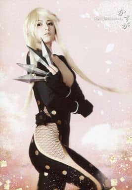 Official photo (female) / Fashion model Sayaka Chinen (Kasuga) / Above ...