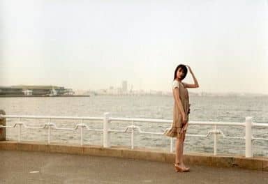 Official photo (female) / Gravure idol Ryo Shihono / Horizontal / Background Ocean / DVD ...