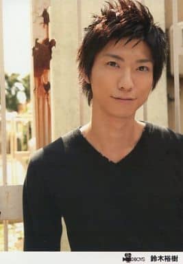 Official photo (Male) / idol / D-BOYS D-BOYS / Hiroki Suzuki / Bust Up / Costume Black / Camera ...