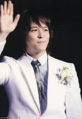Official photo (Male) / idol Kim Jong-hoon / Upper-body, White Suit ...