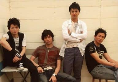 Official photo (Male) / idol / * pnish * * pnish * / Group (4 People) / Horizontal, Sitting on ...