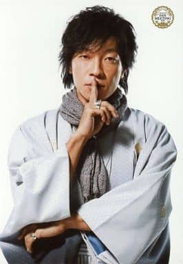 Official photo (male) / actor Takuma Otoo / Upper body / White Wafuku ...