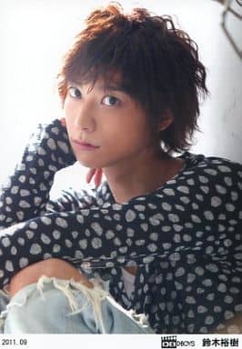 D-BOYS / Hiroki Suzuki / Bust Up / Costume Black Grey / Left Side / Right Hand Cheek ...