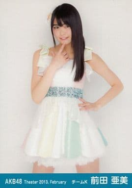 Official photo (AKB48, SKE48) / idol / AKB48 Ami Maeda / Knee-up / Left-handed Hip / Theater ...