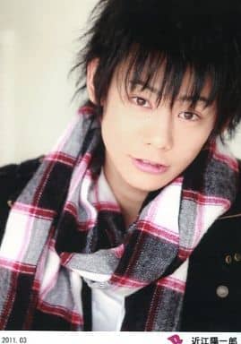 Official photo (male) / actor D2 / Yoichiro Omi / Bust Up / Costume Black / White / Check ...