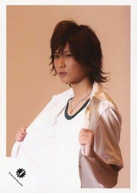 A.B.C-Z / Ryosuke Hashimoto / Upper Body / Costume White / Both Hands ...