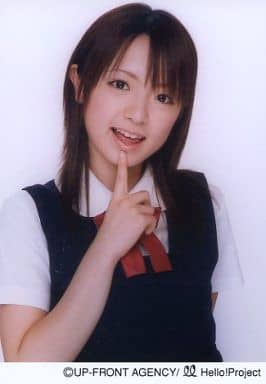 Morning Musume / Asami Konno / Upper Body / Costume Black and White / Right Hand Mouth / Ribbon ...