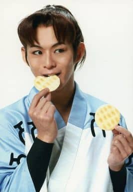 Official photo (male) / actor Takuma Sueno (Rikichi YAMADA) / upper ...