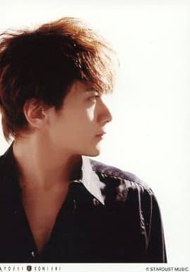 Official photo (male) / actor Ryosei Konishi / Bust Up / Costume Black ...