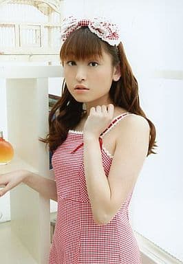 Official photo (female) / voice actor Yukari Tamura / Upper Body / Red ...