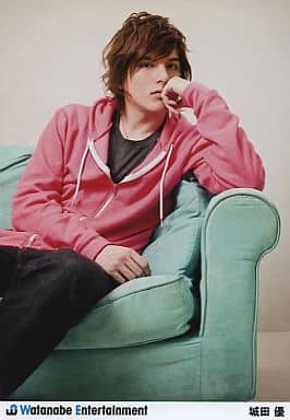 Official photo (Male) / idol / D-BOYS D-BOYS / Yu Shirota / Sitting ...