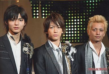 Hey! Say! JUMP/KAT-TUN / Hirota Yabu, Kazuya Kamenashi, Sei Tanaka / Upper body / Black costume ...
