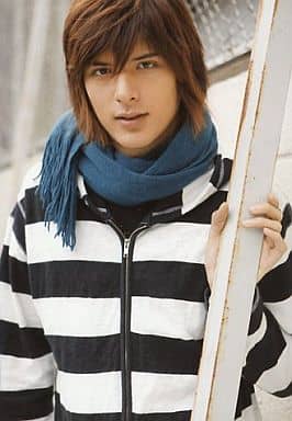 Official photo (male) / actor Yu Shirota (Kunimitsu Tezuka) / Upper ...