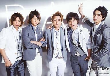 Arashi / Assembly (5 people) / Horizontal, Knee-Up, Center Ohno ...