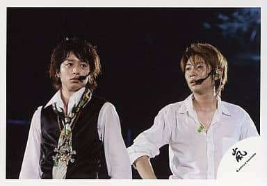 Arashi / Sho Sakurai / Masaki Aiba / Live Photo / Horizontal / Upper body / Shirt White ...