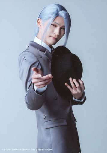 Official photo (male) / actor Kandai Ueda (Snow White East) / Above the ...