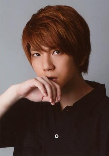 Yuya Asato (Takashi YUKI) / Bust Up, Costume Black, Right Hand Mouth, Face Left, Background Gray ...