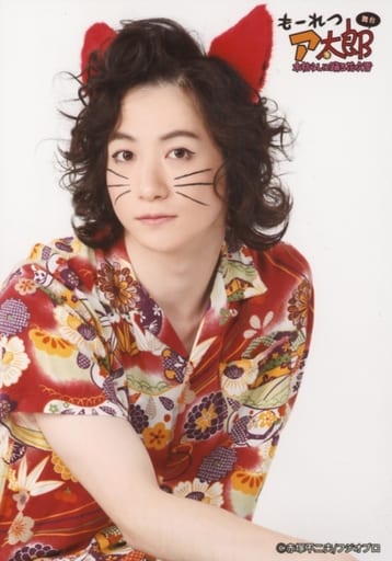 Syoh Yoshida Go (Nekokichi) / Upper-body, Costume Red, Face Left ...