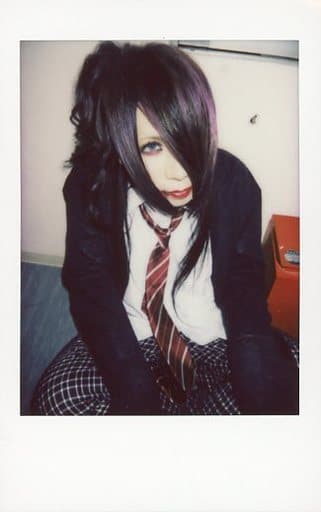 Official photo (Male) / visual kei band / Sick2 Sick2 / Takuma / Above ...