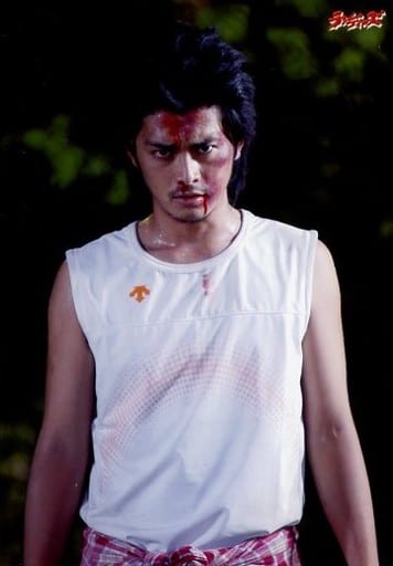 Official photo (male) / actor Yosuke Kawamura (Ran Sakurai) / Upper Body / White Costume / No ...