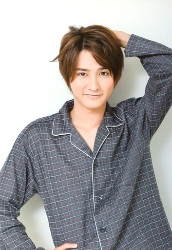 Official photo (male) / actor Toshiki Seto / Upper Body / Costume Gray ...